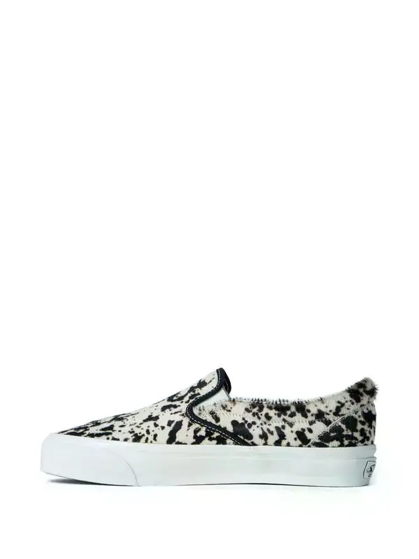 VANS Slip-on Sneakers