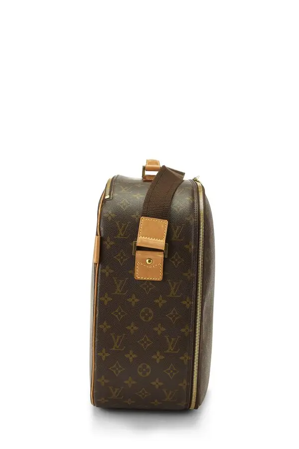 LOUIS VUITTON Monogram Packall