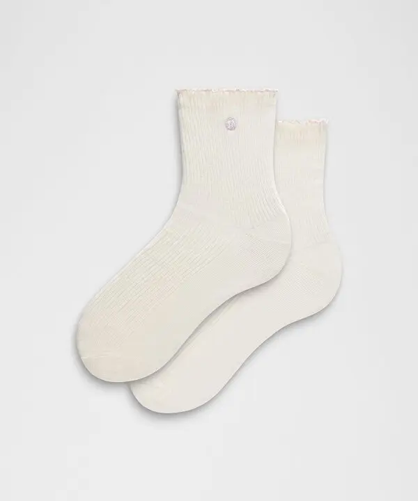 Lululemon Lettuce Edge Quarter Socks - Coconut Ivory/porcelain Pink