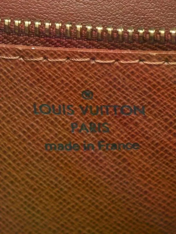 LOUIS VUITTON 2009 Monogram Trocadero 27 Crossbody Bag