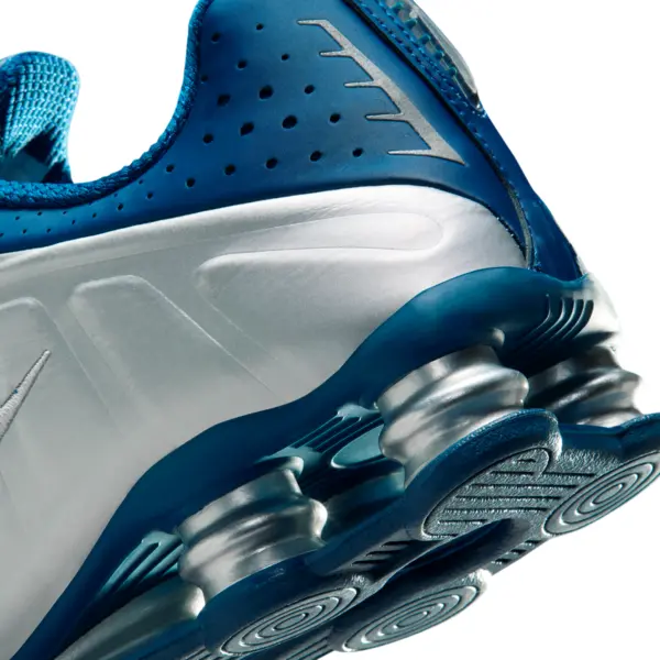 Nike Shox R4 Sneakers - Blue