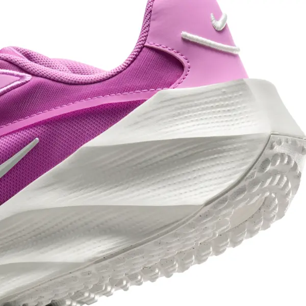 Nike Aura Edge Shoes