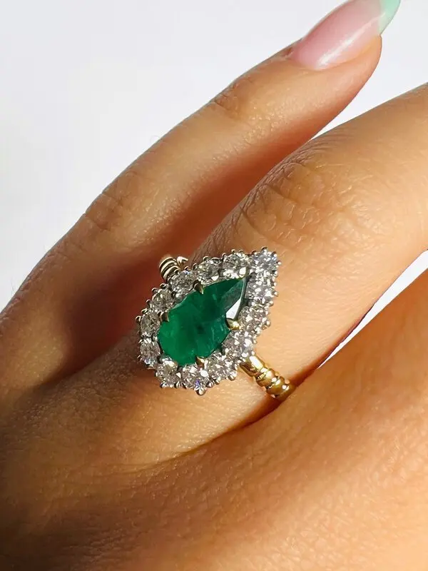 23CARAT Pear-cut Emerald And Diamond Ring
