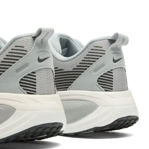 Nike Vomero 18 Sneaker - Wolf Grey/anthracite/pure Platinum