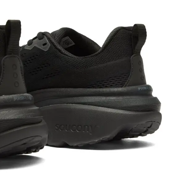 Saucony Hurricane 25 Sneaker - Triple Black