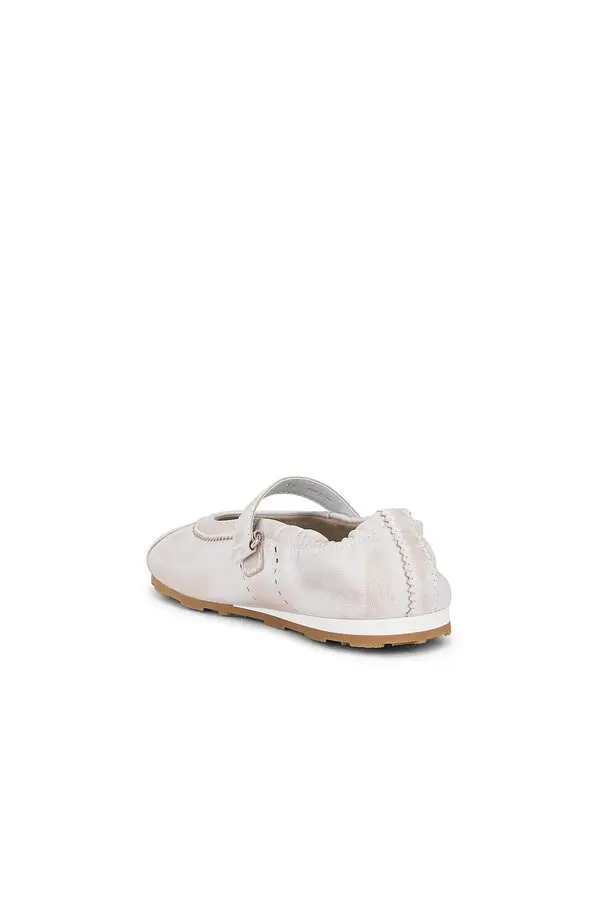 Miu Miu Plume Sneaker In White - Bianco