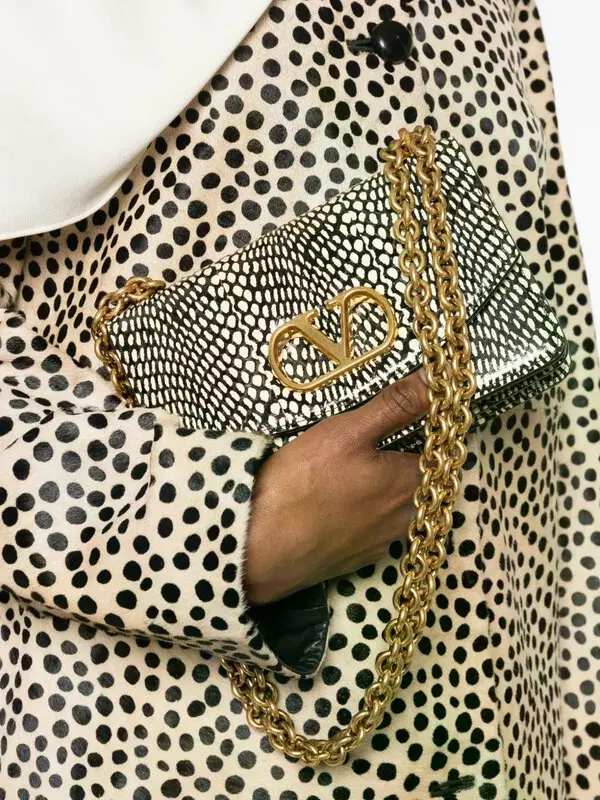 Valentino Garavani Vlogo Signature Chain Shoulder Bag - Black