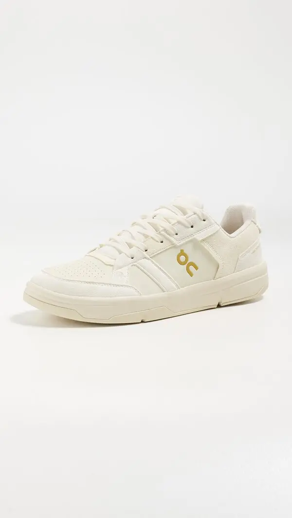 On The Roger Clubhouse Ace Sneakers - Ivory/dew