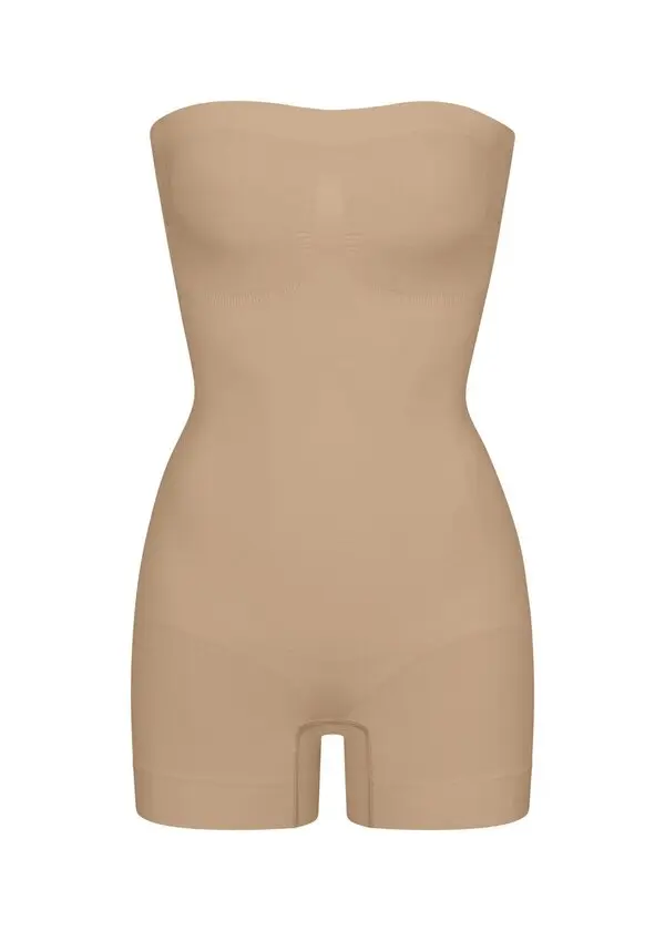SKIMS Seamless Sculpt Strapless Shortie Body - Beige