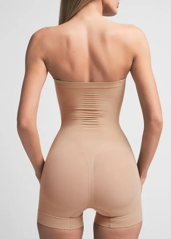 SKIMS Seamless Sculpt Strapless Shortie Body - Beige