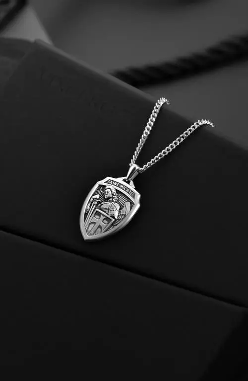 VINCERO Saint Michael Pendant Necklace - Silver
