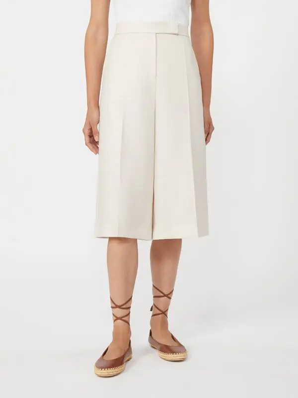 Max Mara Linen Bermuda Shorts - Beige