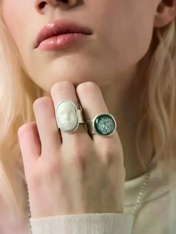 POISON DROP LAB Face Cabochon Ring
