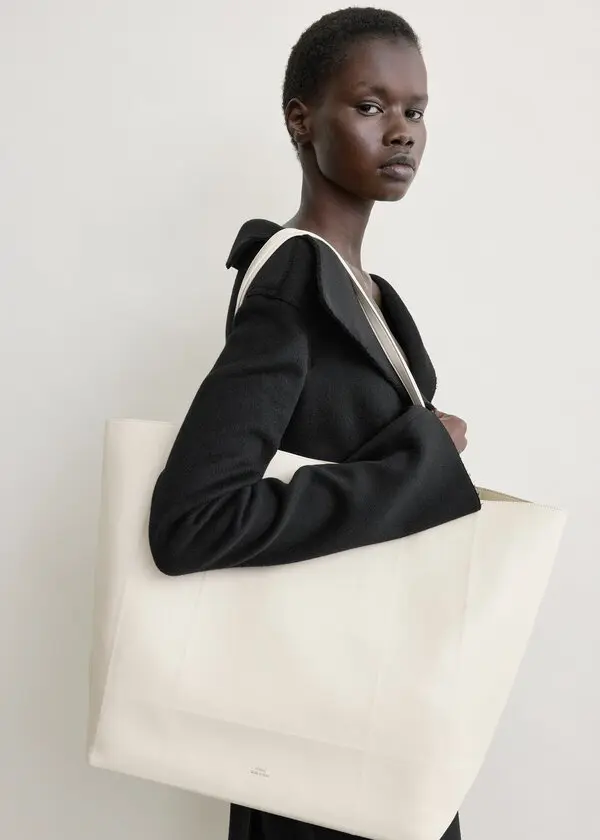 TOTEME Roam Leather Tote - Creme