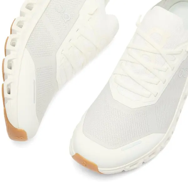 On Cloud 6 Versa Sneakers