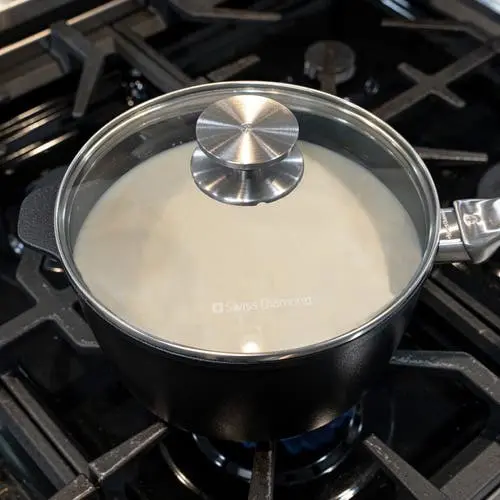 SWISS DIAMOND Chd Nonstick Saucepan With Glass Lid - Black