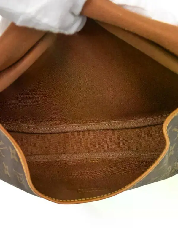 LOUIS VUITTON 1990 Monogram Saumur 30 Crossbody Bag