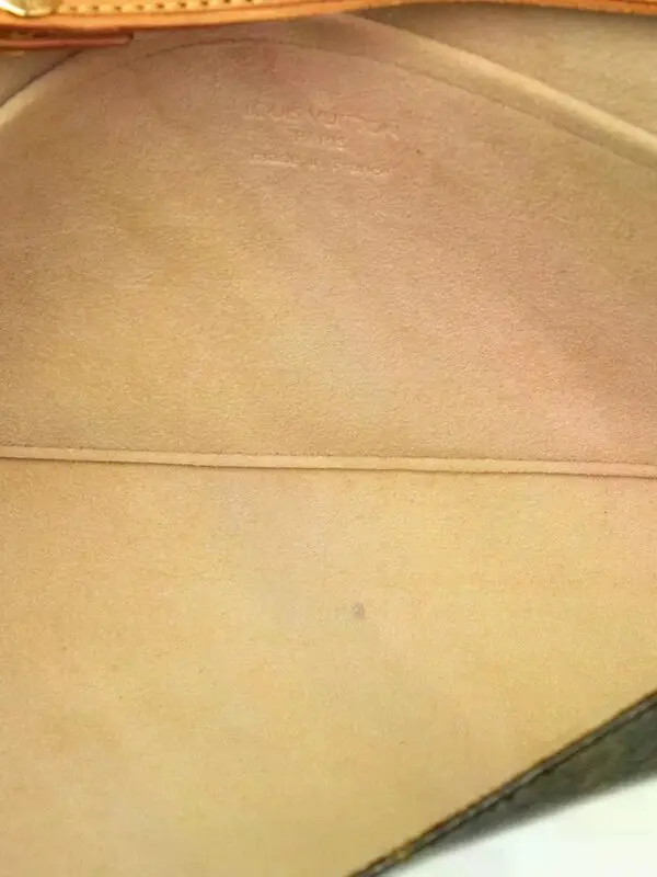 LOUIS VUITTON 2001 Monogram Pochette Twin Gm