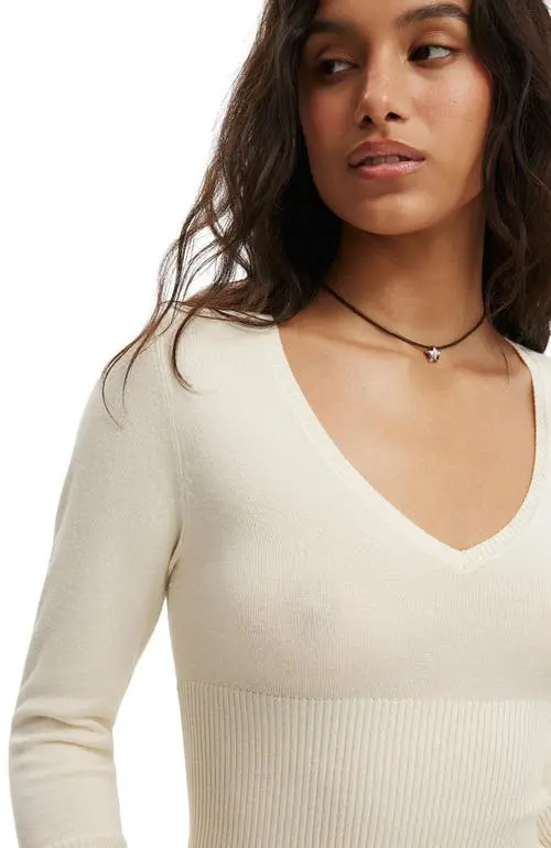 COTTON ON Close Knit V-neck Top - Porcelain