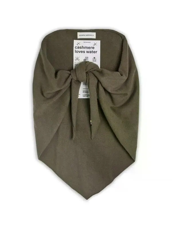 EXTREME CASHMERE X N°150 Witch Triangle Scarf - Green