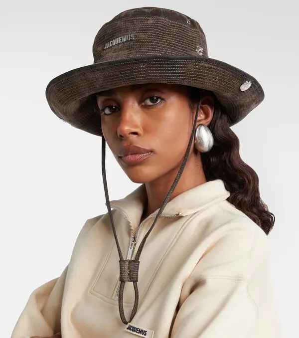 Jacquemus Velvet Bucket Hat - Brown
