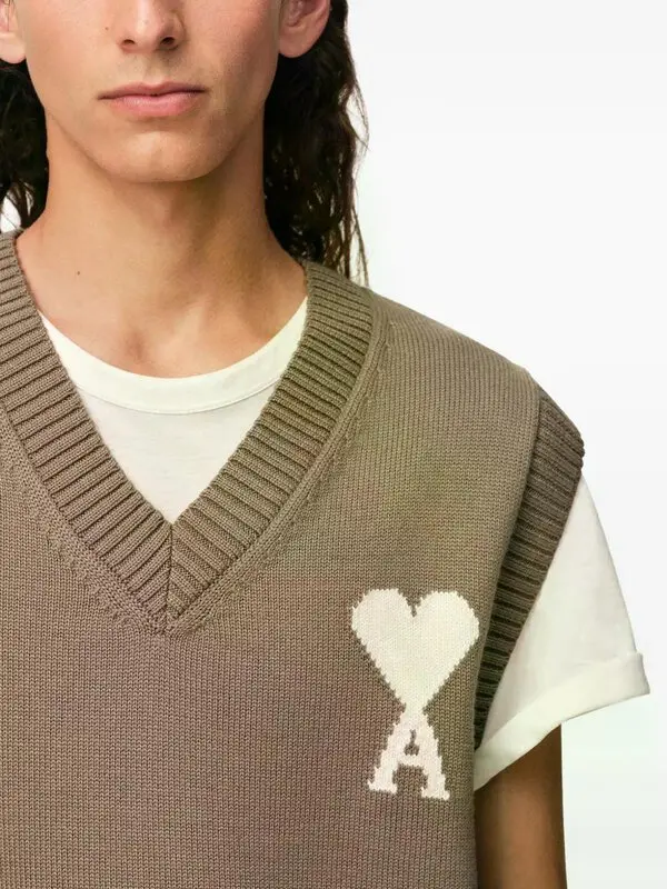 AMI Paris Wool-cotton Blend V-neck Vest With De Coeur Intarsia