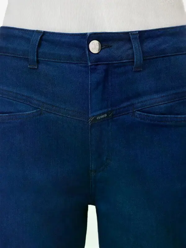 Closed Pedal Pusher Jeans
