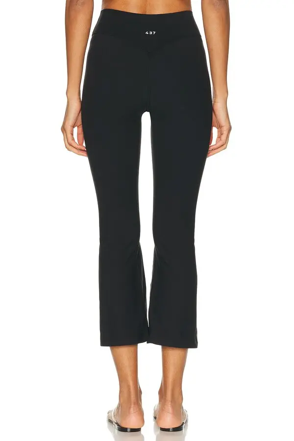 437 The Perfect Capri Pant