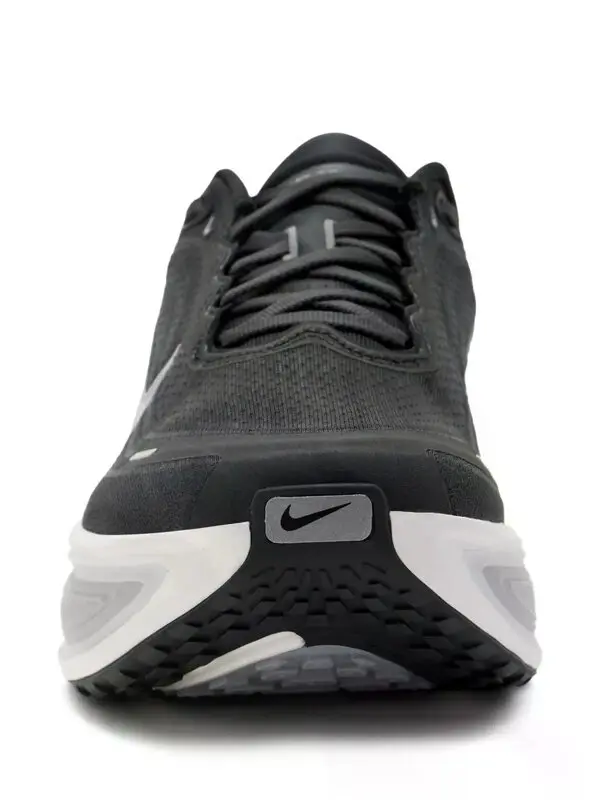 Nike Vomero Plus Sneakers