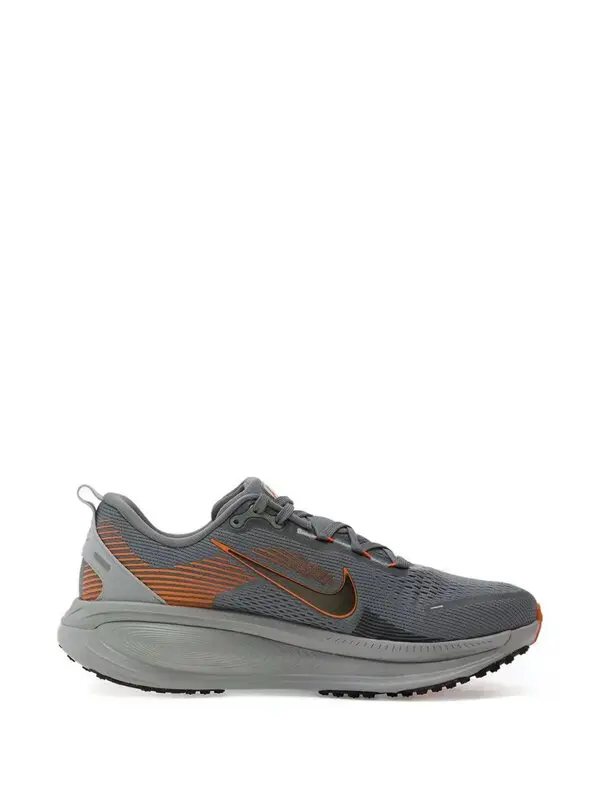 Nike Vomero 18 Sneakers