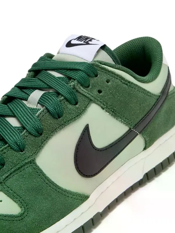 Nike Dunk Low Retro Se Sneakers - Green