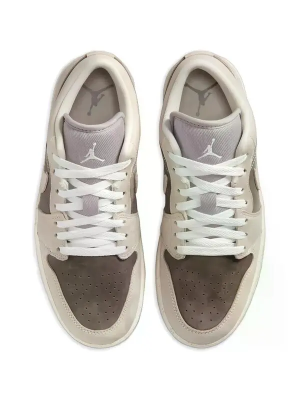 JORDAN Air 1 Low Se Sneakers - Neutrals