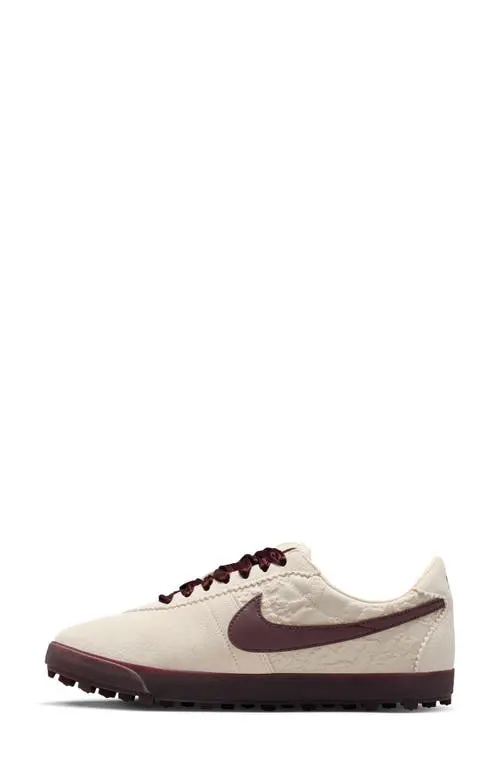 Nike Astrograbber Football Sneaker