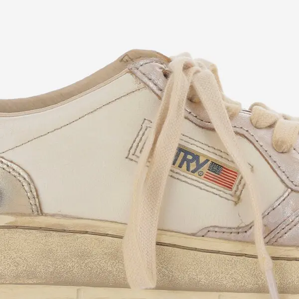 AUTRY Medalist Low Super Vintage Sneakers