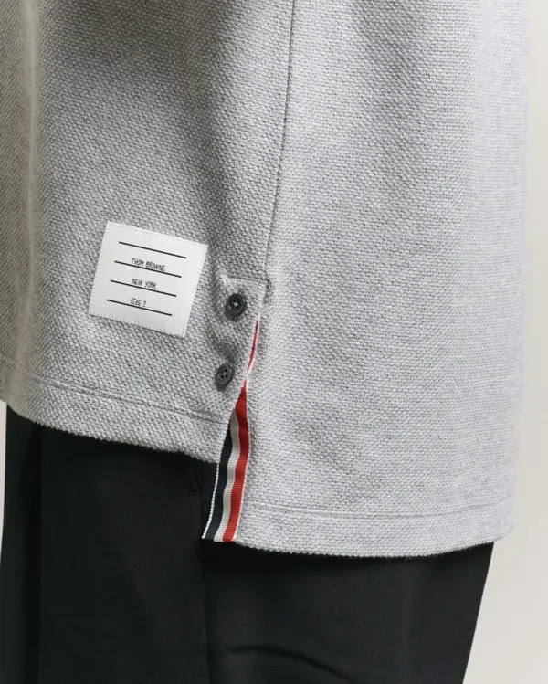 Thom Browne Textured Pique Short Sleeve T-shirt With Four Bar Detail - Pale Grey