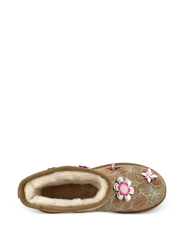 UGG Classic Mini Meadow Boots - Beige