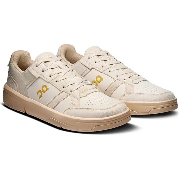 On The Roger Clubhouse Ace Sneaker - Sand/sand