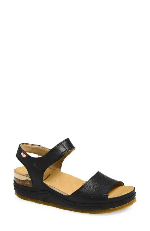 ON FOOT Cynara Platform Sandal - Black