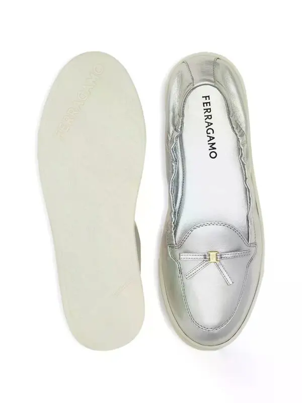 FERRAGAMO Flexible Loafers With Bow Detail - Silver