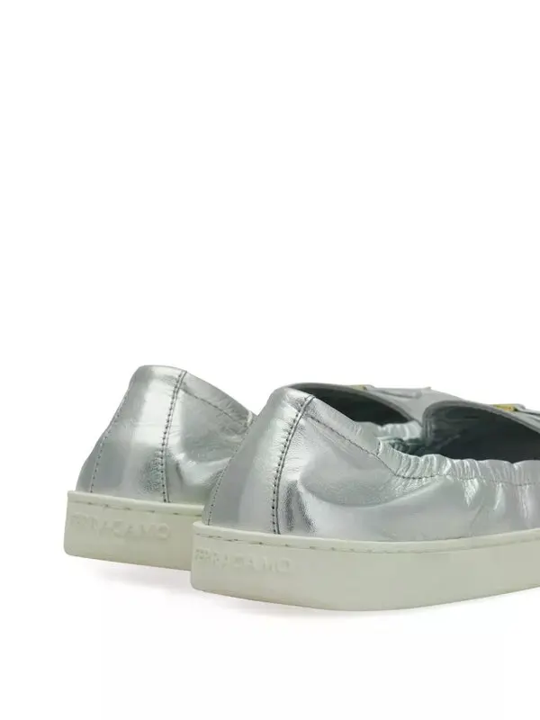 FERRAGAMO Flexible Loafers With Bow Detail - Silver