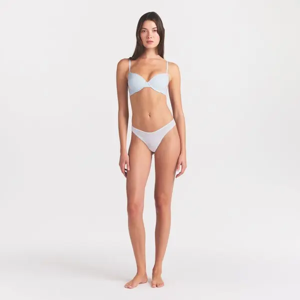 SKIMS T Shirt Bra | Blue | | Fits Everybody