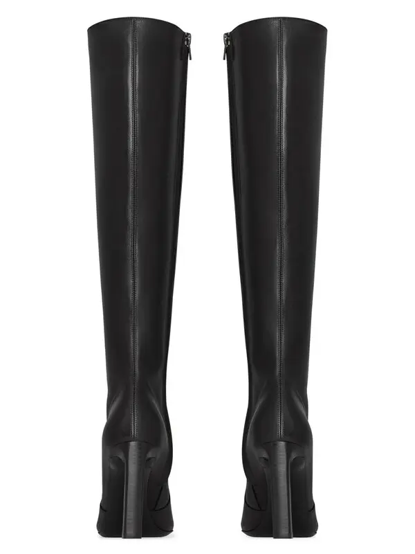 Saint Laurent Francoise Boots In Smooth Leather