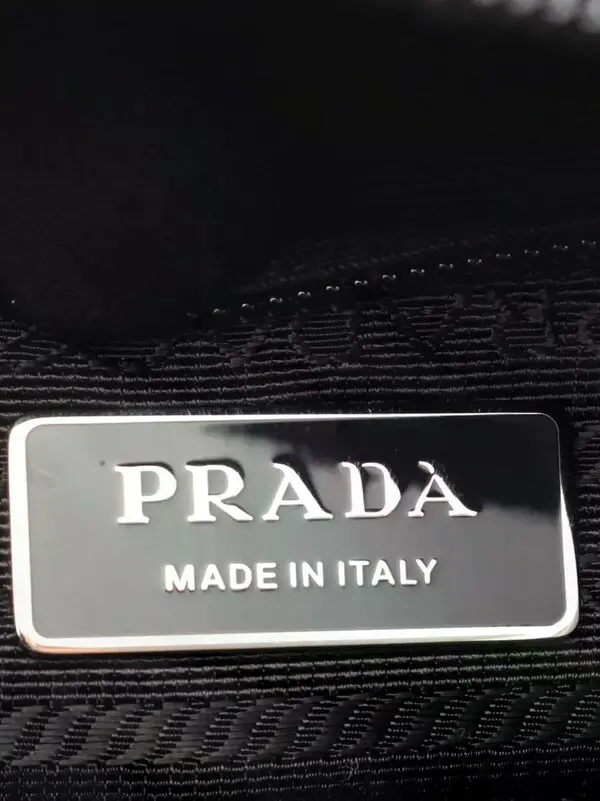 Prada 2020s Vela Saffiano Logo-plaque Shoulder Bag