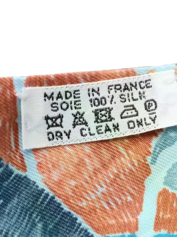 Hermès 2000s Chacun Fait Son Nid Scarf