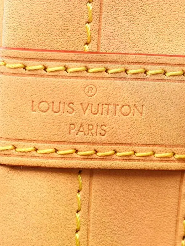 LOUIS VUITTON 2021s Medium Noe Monogram Bucket Bag - Brown