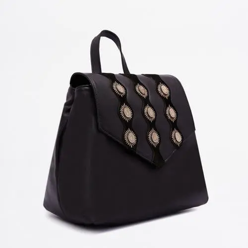 CLARA BARCELO A Story Bag
