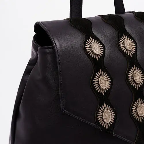 CLARA BARCELO A Story Bag
