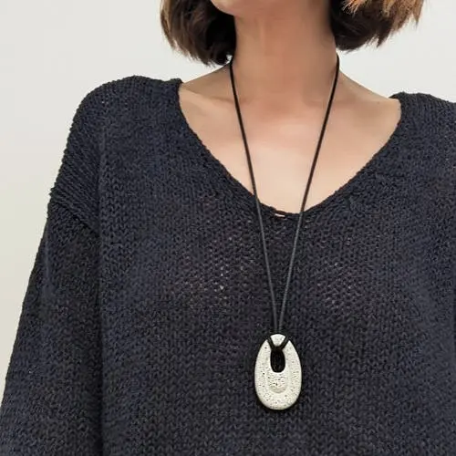 PRETTI.COOL Ripple Concrete Necklace - White Terrazzo