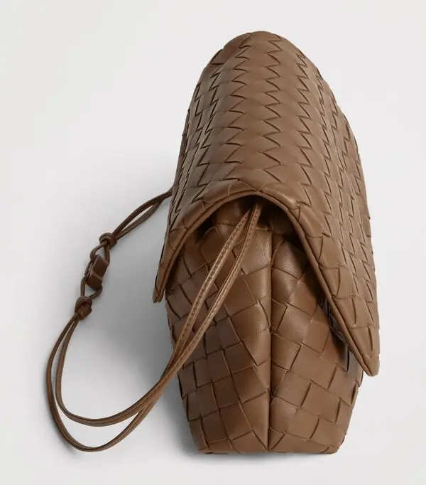Bottega Veneta Leather Giorno Shoulder Bag - Neutral