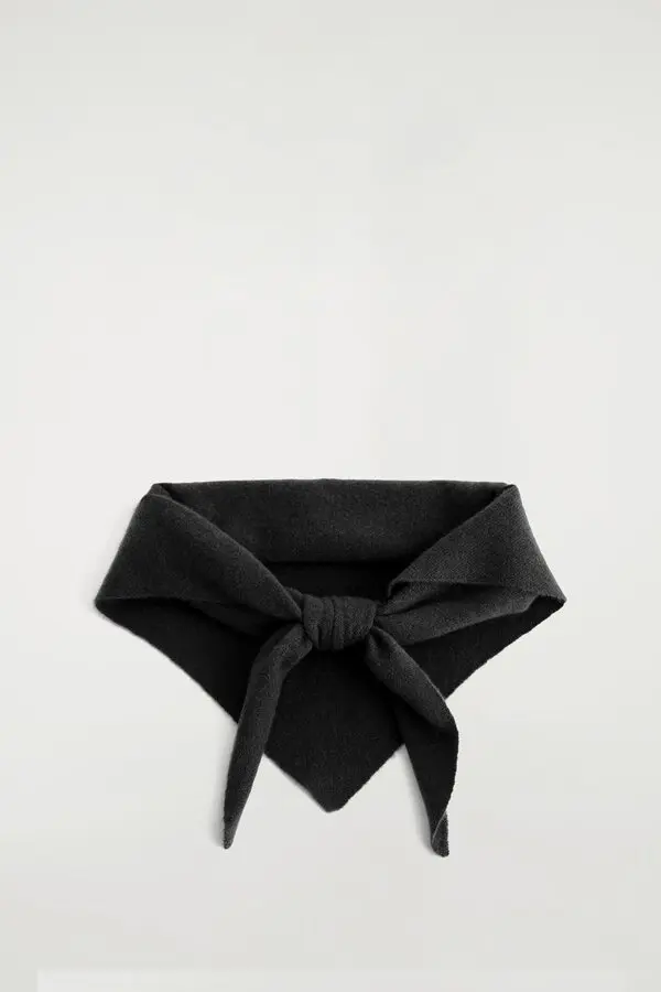 Cos Pure Cashmere Triangle Scarf - Black
